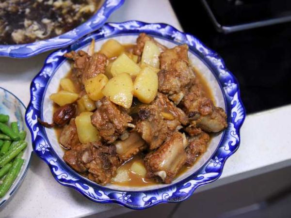 土豆清炖排骨怎么做_土豆炖排骨要焯水吗-第3张图片-山城妙识 土豆清炖排骨怎么做_土豆炖排骨要焯水吗-第3张图片-山城妙识
