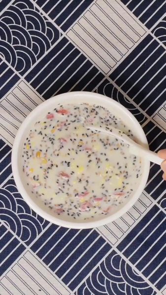 醪糟鸡蛋牛奶汤怎么做_醪糟鸡蛋牛奶汤的功效与禁忌-第1张图片-山城妙识