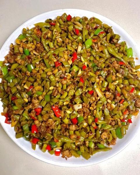 酸豆角怎么炒好吃又简单_酸豆角炒肉末做法-第1张图片-山城妙识