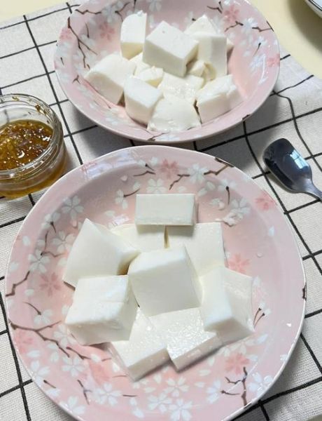 杏仁豆腐怎么做_杏仁豆腐需要吉利丁吗-第1张图片-山城妙识