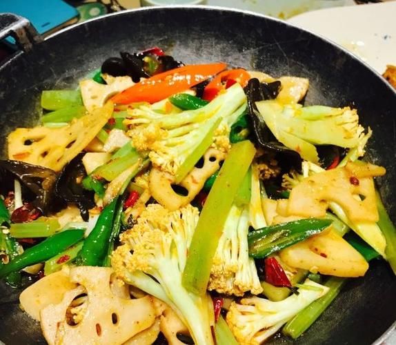 什锦素干锅家常做法_素干锅怎么做才好吃-第1张图片-山城妙识