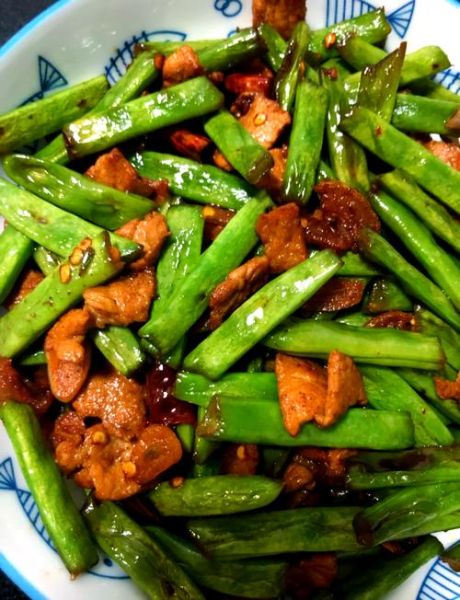 四季豆炒肉怎么炒好吃_四季豆炒肉先炒哪个-第1张图片-山城妙识 四季豆炒肉怎么炒好吃_四季豆炒肉先炒哪个-第1张图片-山城妙识