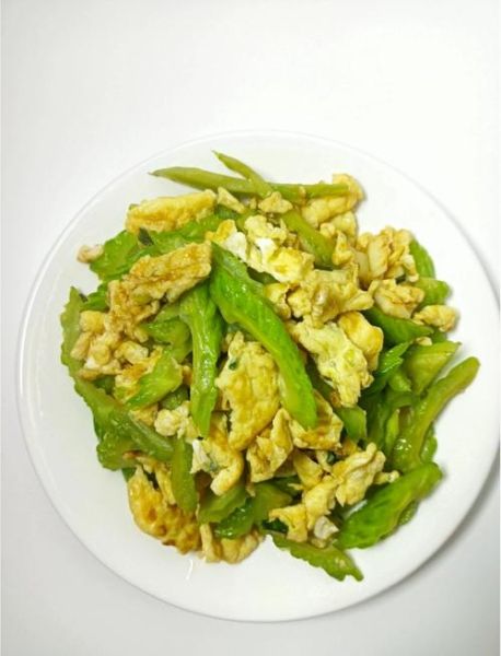 苦瓜炒什么好吃又营养_苦瓜炒蛋还是炒肉-第1张图片-山城妙识