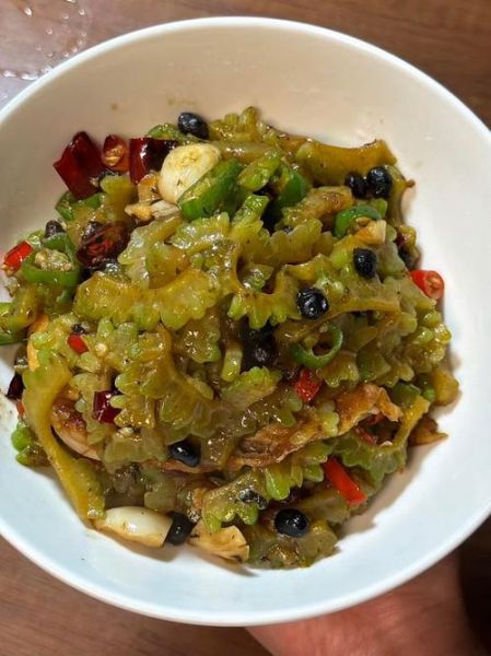 苦瓜炒什么好吃又营养_苦瓜炒蛋还是炒肉-第3张图片-山城妙识