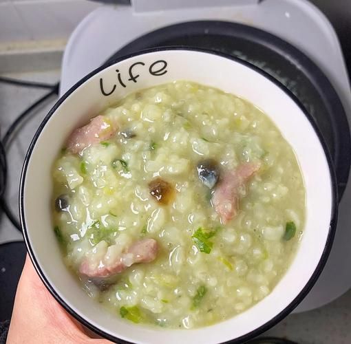 皮蛋瘦肉粥怎么煮才好吃_皮蛋瘦肉粥的正确做法窍门-第2张图片-山城妙识