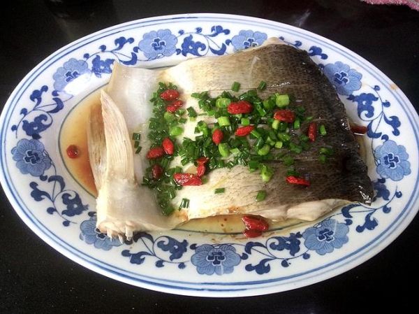 清蒸鲢鱼头怎么做_清蒸鲢鱼头要蒸多久-第1张图片-山城妙识 清蒸鲢鱼头怎么做_清蒸鲢鱼头要蒸多久-第1张图片-山城妙识