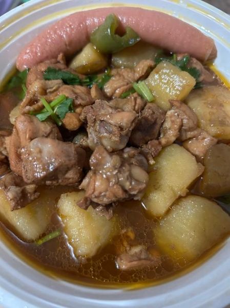 鸡腿烧土豆怎么做_鸡腿烧土豆需要焯水吗-第1张图片-山城妙识