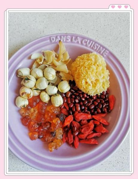 银耳莲子汤怎么煮_银耳莲子汤做法步骤-第3张图片-山城妙识