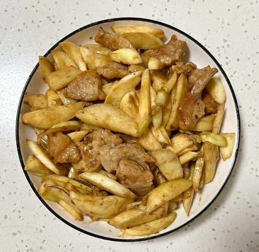 茭白肉丝怎么炒才嫩_茭白炒肉丝要不要焯水-第1张图片-山城妙识