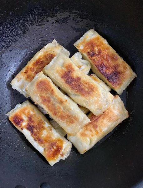 在家做锅贴用什么锅_锅贴怎么煎不粘锅-第1张图片-山城妙识