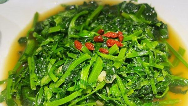 豌豆尖怎么炒才嫩_豌豆尖焯水几分钟-第2张图片-山城妙识