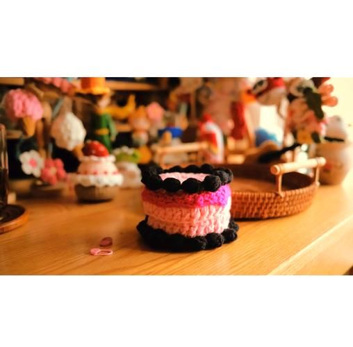 芭比生日蛋糕怎么做_芭比娃娃蛋糕制作步骤-第1张图片-山城妙识