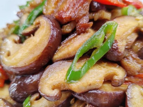 香菇肉片怎么炒才嫩_香菇肉片先炒哪个-第1张图片-山城妙识 香菇肉片怎么炒才嫩_香菇肉片先炒哪个-第1张图片-山城妙识