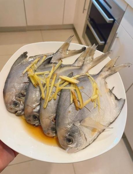 干煎鲳鱼怎么煎不腥_干煎鲳鱼的做法步骤-第2张图片-山城妙识 干煎鲳鱼怎么煎不腥_干煎鲳鱼的做法步骤-第2张图片-山城妙识