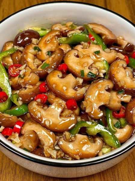 香菇炒肉怎么做_香菇炒肉最简单的做法-第1张图片-山城妙识