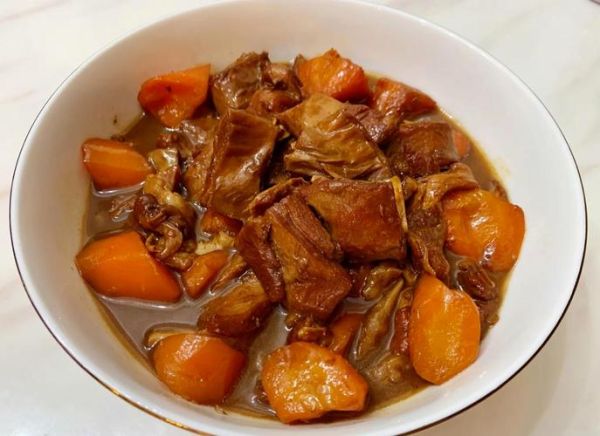 胡萝卜清炖羊肉怎么做_胡萝卜清炖羊肉的营养价值-第3张图片-山城妙识