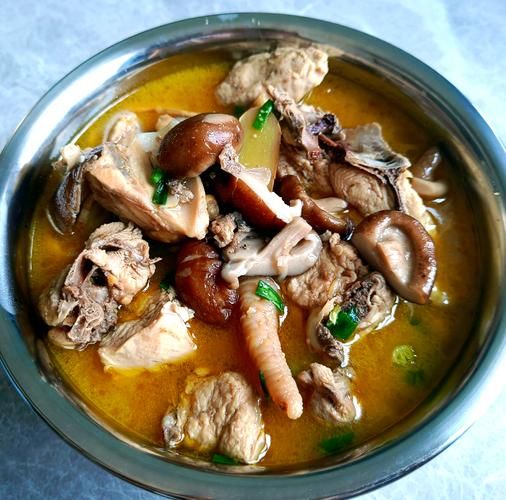 鲜香菇炖鸡汤怎么炖好喝_鲜香菇炖鸡汤的家常做法-第3张图片-山城妙识