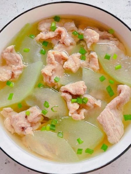 冬瓜瘦肉汤怎么煲_冬瓜瘦肉汤的功效与禁忌-第1张图片-山城妙识