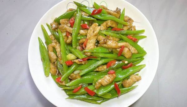 肉丝炒刀豆怎么做_刀豆炒前焯水还是不焯水-第2张图片-山城妙识