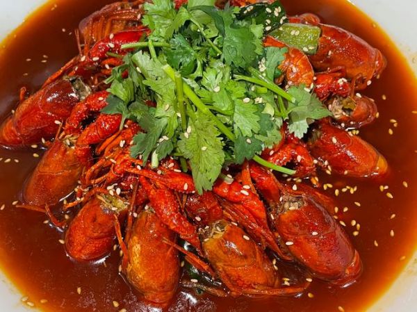 油焖龙虾怎么做_油焖龙虾正宗做法-第1张图片-山城妙识 油焖龙虾怎么做_油焖龙虾正宗做法-第1张图片-山城妙识