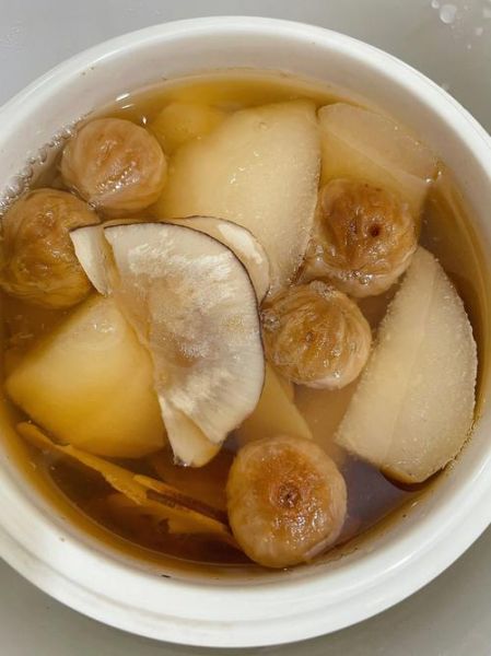 川贝炖雪梨炖多久_川贝炖雪梨正确做法-第2张图片-山城妙识