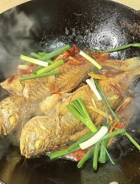 红烧黄鱼怎么做好吃_红烧黄鱼用不用先煎-第1张图片-山城妙识 红烧黄鱼怎么做好吃_红烧黄鱼用不用先煎-第1张图片-山城妙识