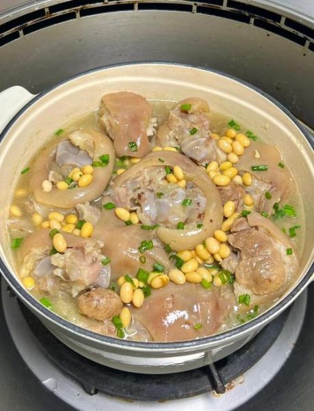 黄豆猪蹄汤怎么做_黄豆猪蹄汤需要炖多久-第1张图片-山城妙识 黄豆猪蹄汤怎么做_黄豆猪蹄汤需要炖多久-第1张图片-山城妙识