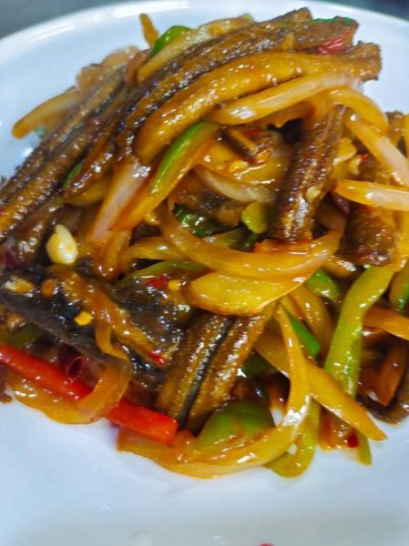 湖北鳝鱼怎么做_湖北鳝鱼的家常做法-第3张图片-山城妙识