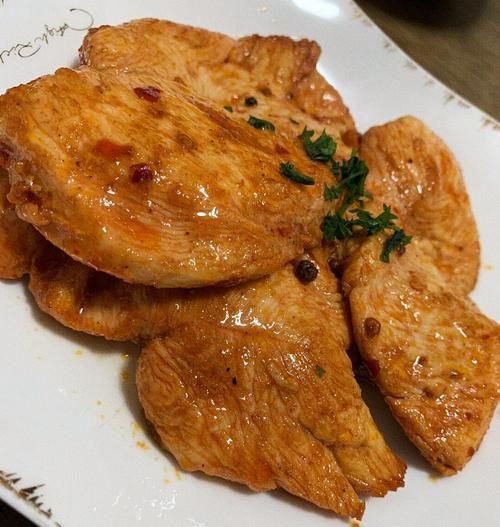 白水煮鸡胸肉怎么煮嫩_鸡胸肉不柴的秘诀-第2张图片-山城妙识