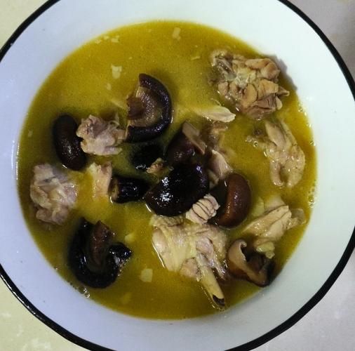 香菇炖鸡汤怎么做最好吃_香菇炖鸡汤的窍门-第3张图片-山城妙识 香菇炖鸡汤怎么做最好吃_香菇炖鸡汤的窍门-第3张图片-山城妙识