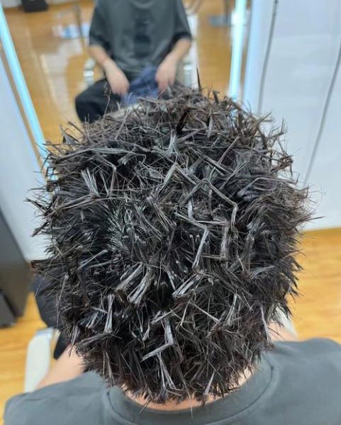 蚂蚱烫发型男适合什么脸型_蚂蚱烫发型男怎么打理-第1张图片-山城妙识