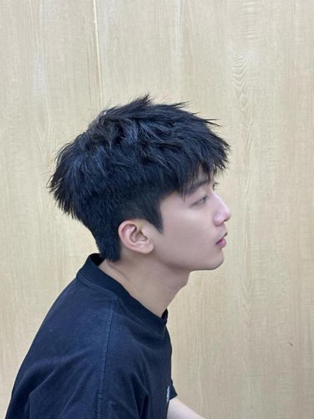 蚂蚱烫发型男适合什么脸型_蚂蚱烫发型男怎么打理-第3张图片-山城妙识