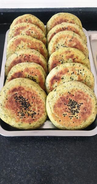 菠菜发面饼怎么做_菠菜饼怎么和面更松软-第1张图片-山城妙识 菠菜发面饼怎么做_菠菜饼怎么和面更松软-第1张图片-山城妙识