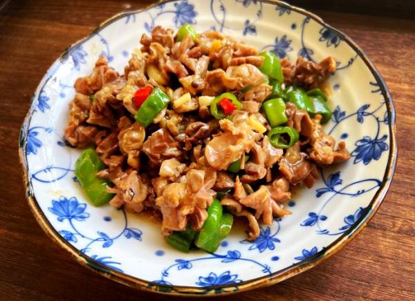 爆炒鸡胗怎么炒又嫩好吃_鸡胗去腥焯水技巧-第1张图片-山城妙识 爆炒鸡胗怎么炒又嫩好吃_鸡胗去腥焯水技巧-第1张图片-山城妙识