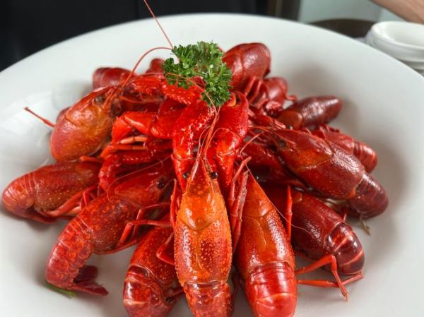 清蒸龙虾怎么做_清蒸龙虾蒸多久才嫩-第1张图片-山城妙识