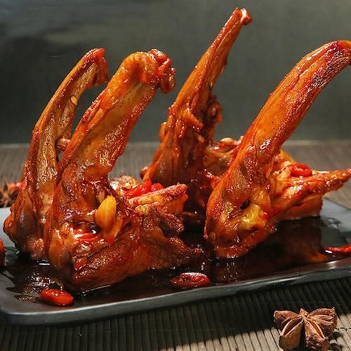 卤鸭锁骨怎么做_卤鸭锁骨热量高吗-第1张图片-山城妙识