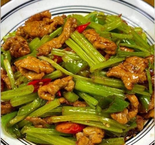 芹菜炒肉丝怎么炒好吃_芹菜炒肉丝做法窍门-第1张图片-山城妙识 芹菜炒肉丝怎么炒好吃_芹菜炒肉丝做法窍门-第1张图片-山城妙识