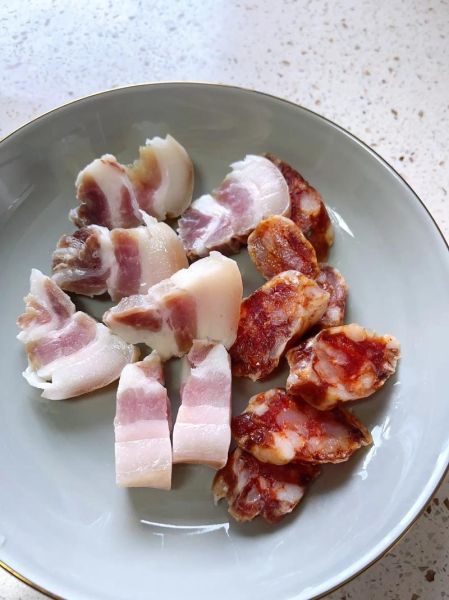 咸肉炒什么菜好吃窍门_咸肉炒菜的搭配技巧-第3张图片-山城妙识