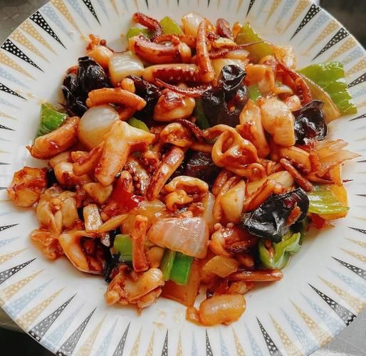 炒鱿鱼须怎么炒才嫩_炒鱿鱼须焯水几分钟-第3张图片-山城妙识