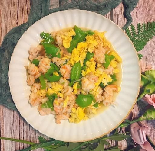 青椒炒虾仁怎么炒才嫩_青椒炒虾仁要不要焯水-第1张图片-山城妙识