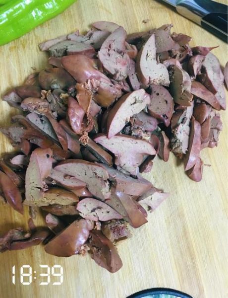 辣椒炒鸡肝怎么做_鸡肝炒多久才嫩-第2张图片-山城妙识