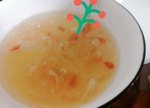 银耳汤怎么熬才出胶_银耳汤熬多久才粘稠-第2张图片-山城妙识