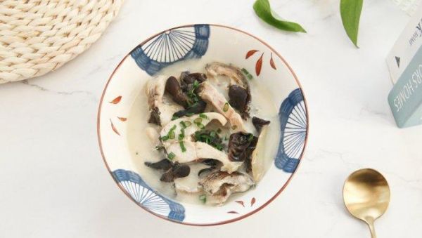 黑鱼木耳汤怎么做_黑鱼木耳汤的做法窍门-第1张图片-山城妙识