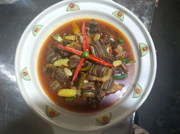 腊肉烧鳝鱼怎么做_腊肉烧鳝鱼的家常做法-第2张图片-山城妙识 腊肉烧鳝鱼怎么做_腊肉烧鳝鱼的家常做法-第2张图片-山城妙识