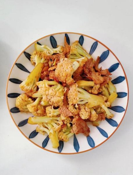 炒菜花怎么炒好吃_家常菜花做法视频-第1张图片-山城妙识