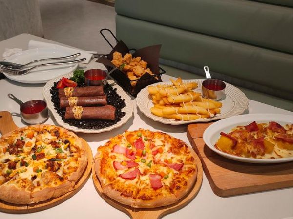 披萨上面放哪些配菜_经典搭配与创意推荐-第1张图片-山城妙识