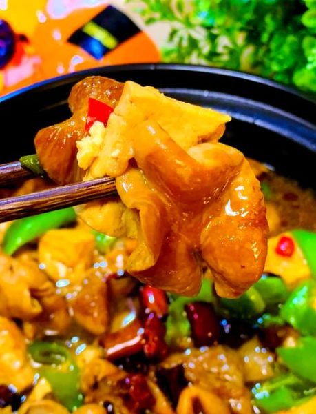 大肠炖豆腐怎么做_大肠炖豆腐需要焯水吗-第1张图片-山城妙识