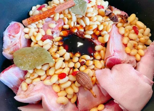 黄豆炖猪蹄高压锅做法_高压锅炖多久-第3张图片-山城妙识