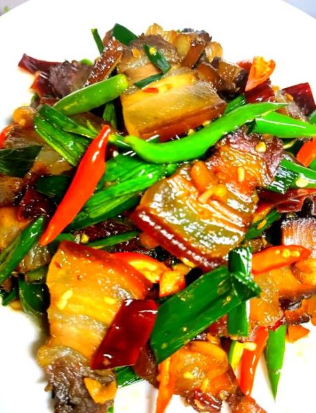 炒腊肉要焯水吗_腊肉焯水正确方法-第1张图片-山城妙识