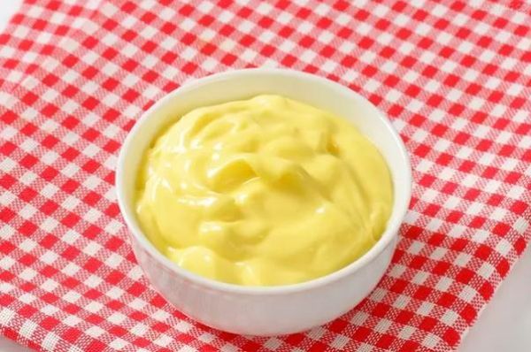 买的蛋黄酱怎么是酸的_蛋黄酱发酸还能吃吗-第2张图片-山城妙识